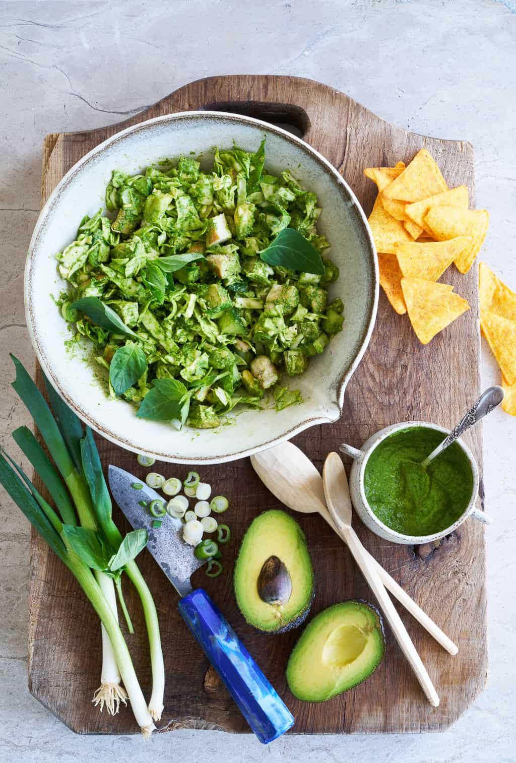 Green Goddess salat med kylling og avocado - Foodfanatic.dk